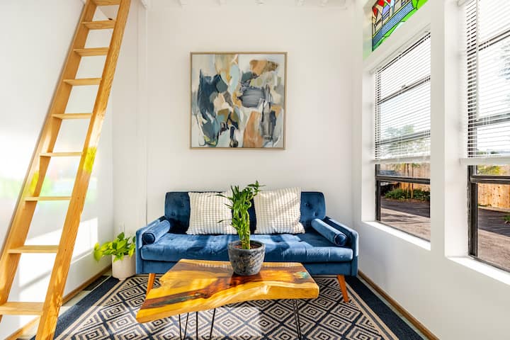 Surfer’s Delight In Del Mar - Del Mar, CA