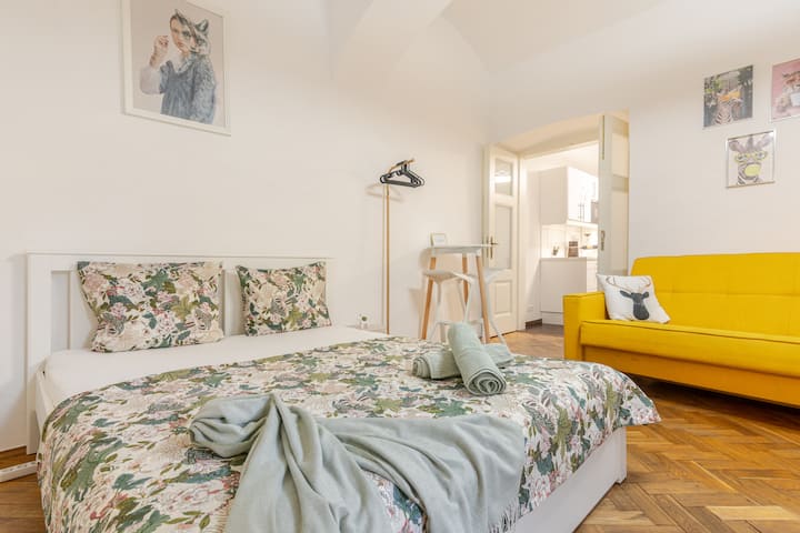 Bachelor's Apartment | Smoking Area | Courtyard - Prague