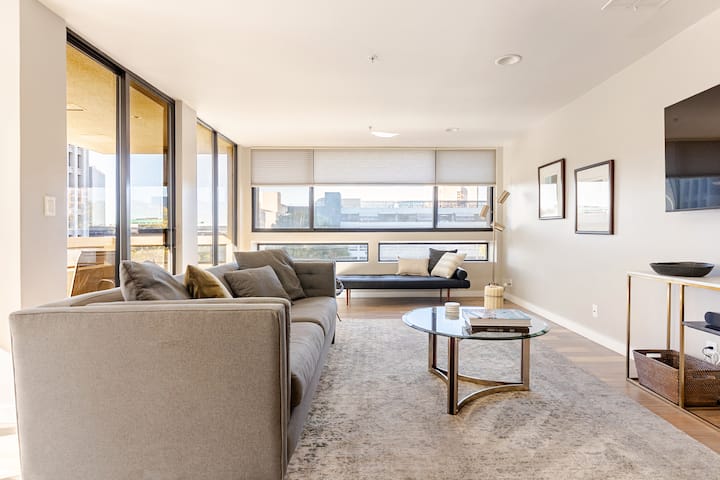 Sunlit 1bd/1ba Condo, Dtla - 