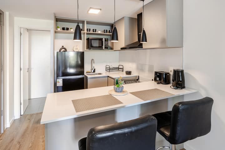 Moderno Apto Con Balcón Y Amenities-cordón Centro - Montevideo