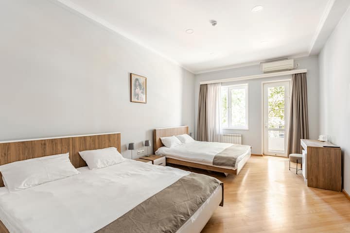 2 Queen Beds (Bathroom + Balcony) | Vake District - Tbilisi