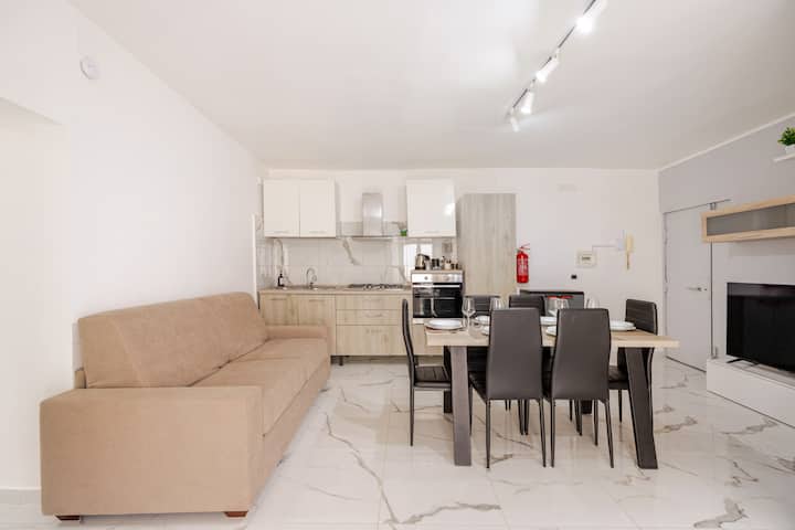 Heart Of Naples, Near San Gregorio Armeno - Napoli