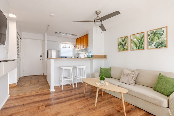 New Waikiki 2br •Walk To Beach +Free Parking - Kaneohe, HI