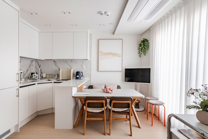 [New Apt]max 7 / 2 Br! Hapjeong 8 Min (Elevator) - Aéroport de Seoul Gimpo (GMP)