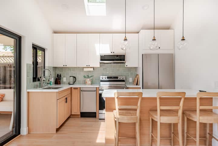 Bright Adu With Open-air Living! - San Jose, CA