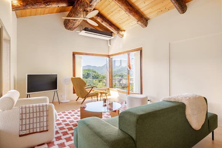 Forest-edge Sanctuary | 10 Min To Seoul’s Heart - 