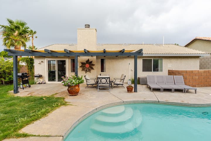 Designer Charming Desert Villa/pool/spa/garage/bbq - Desert Hot Springs, CA