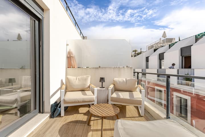Entire Townhouse In The Heart Of The Old Town - Lagos