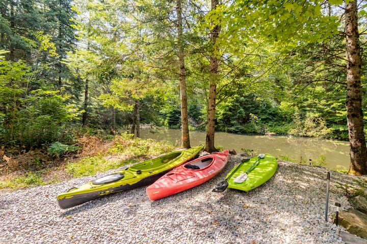 Cabin In Muskoka By The River Canoe, Kayak,hottub - Huntsville