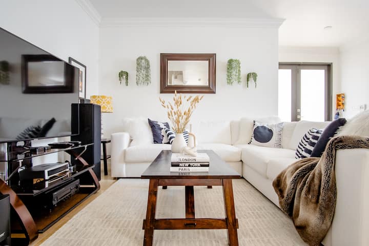 Private Room/bathroom With A French Host - Miami