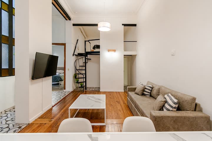 Encantador Depto Con Ventanales De éPoca En Retiro - Buenos Aires