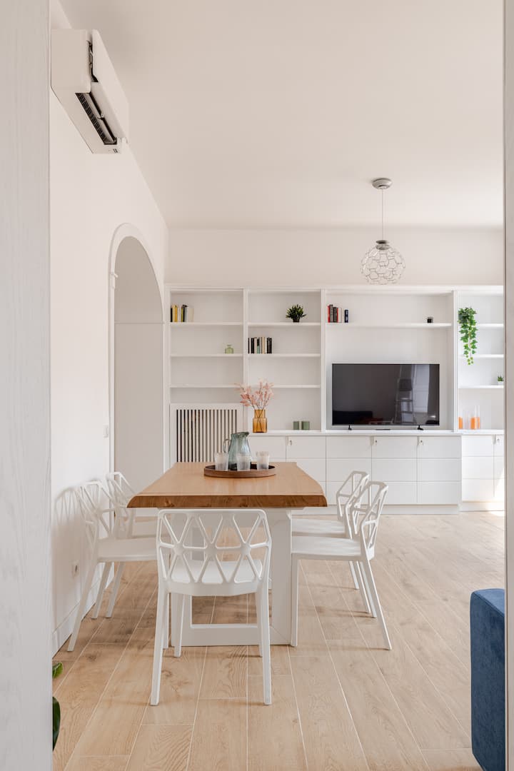 Cavour 183 By Vivora - Italy