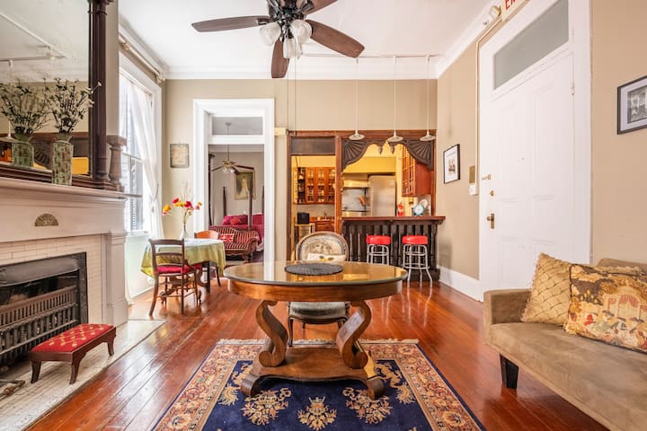 "C"-garden District--st. Charles Ave. Suite - New Orleans, LA