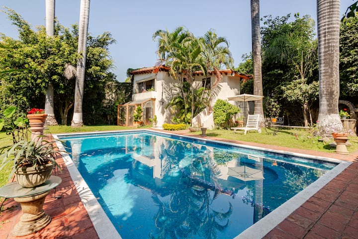 Villa Elegante Con Alberca Y Jardín Vista Hermosa - Cuernavaca