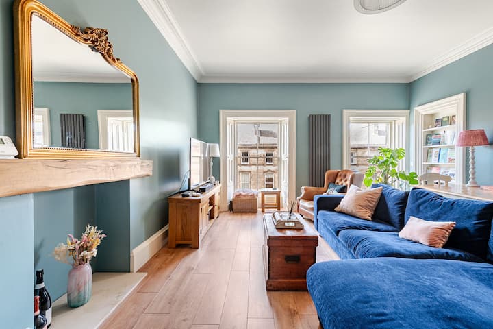 Victorian Apartment - Edinburgh
