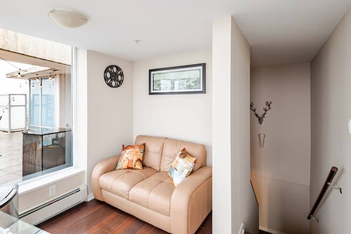 Penthouse 
Top Of The City
Stadium District. - 