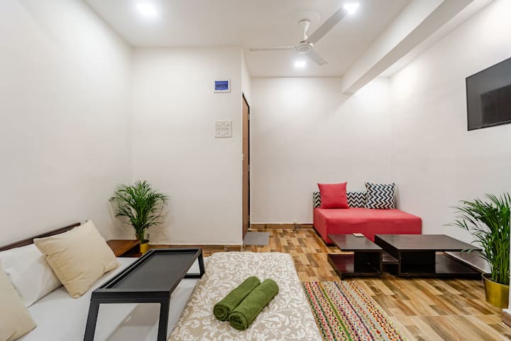 Cozy Apt Off Carter Rd Bandra W - Mumbai