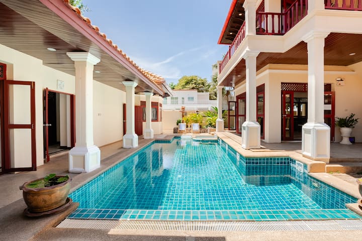 G Thai Pool Villa - Pattaya
