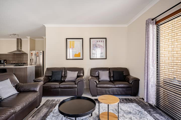 Charming 5 Bedroomed House
A Home Away From Home - Perth