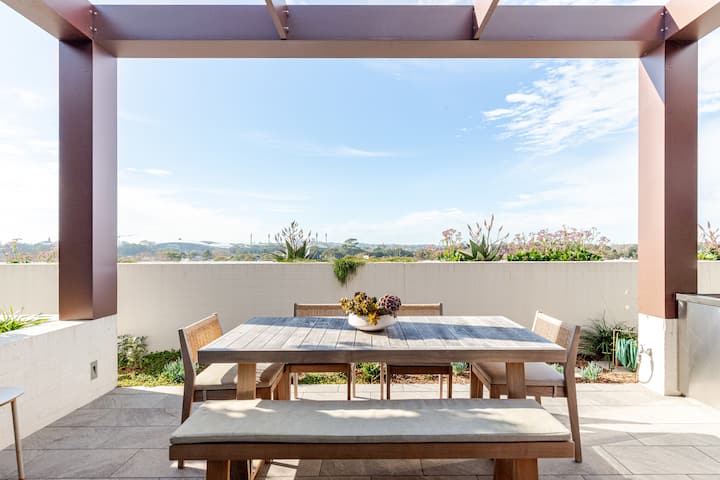 Designer Sydney Penthouse | 2 (King) Beds | 3 Bath - Surry Hills