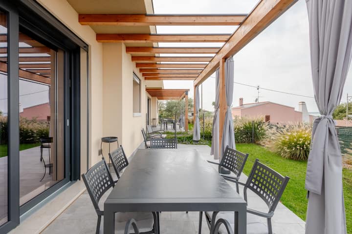 Terrace 3. Two-bedroom Villa - Lazise