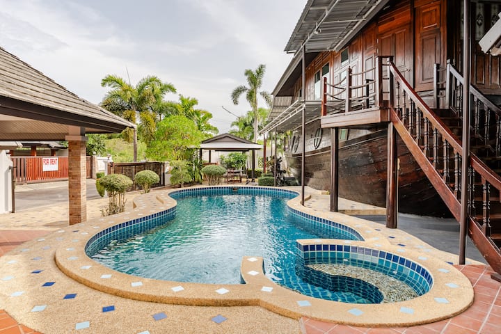 Villa Nautica-cruise Pool Villa In Pattaya City - Thailand