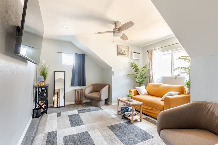 "Upstairs Getaway" - Bunker Hill - Los Angeles