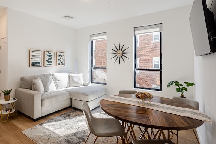 Luxury Apt · Rooftop + Gym · Steps To Yale - New Haven