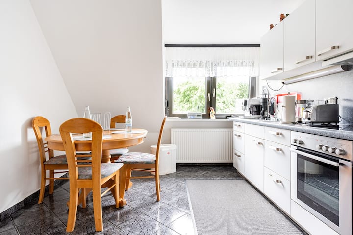 Möblierte Wohnung In Ruhiger Angenehmer Wohnlage! - Düsseldorf