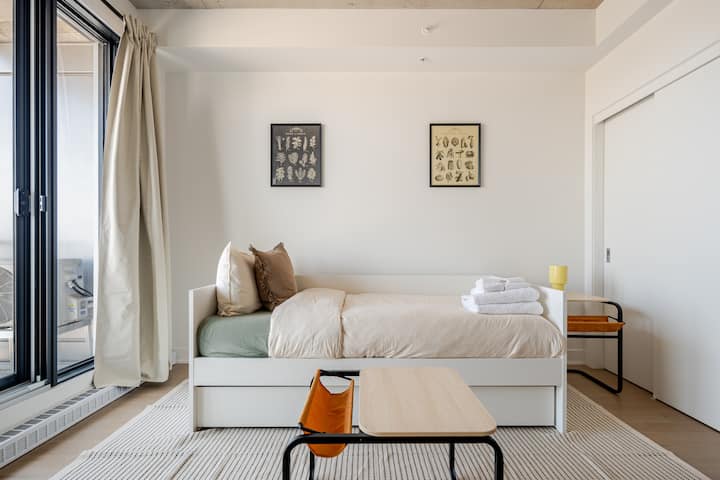 Brand New Studio Downtown - Montreal