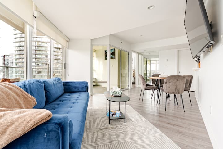 Unobstructed Waterfront Views In The Heart Of Dt - Vancouver