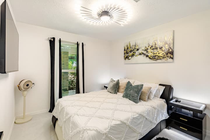 Y&b Luxury Apartment. - Spring, TX