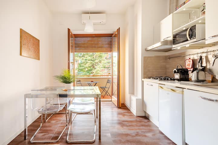 Vatican Vibes, Your Retreat Near St Peter Basilica - Vatican City