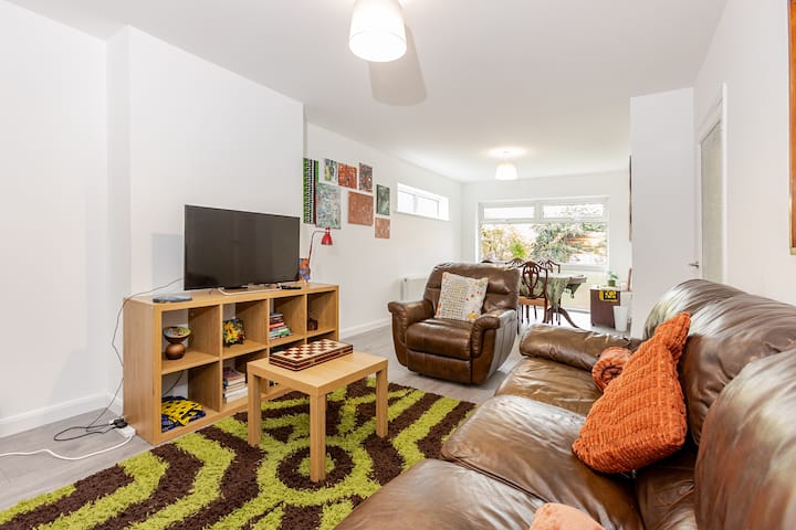 The Happy Place! - Chingford