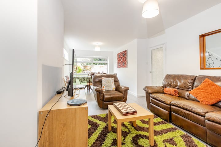 The Happy Place! - Chingford