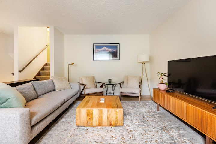 Home In Beaverton | 15 Mins From Portland - Beaverton, OR