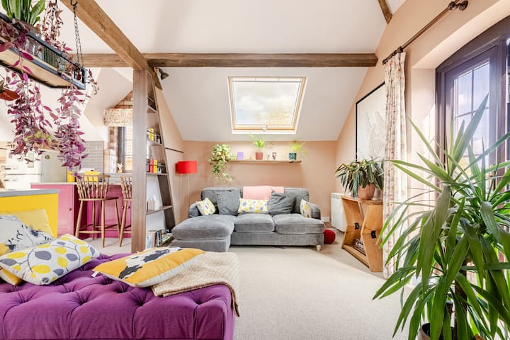 Stylish Barn Near Stonehenge - Amesbury