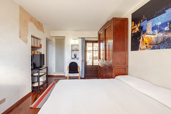 Appartamento Su Affascinante Piazzetta Storica - Torino