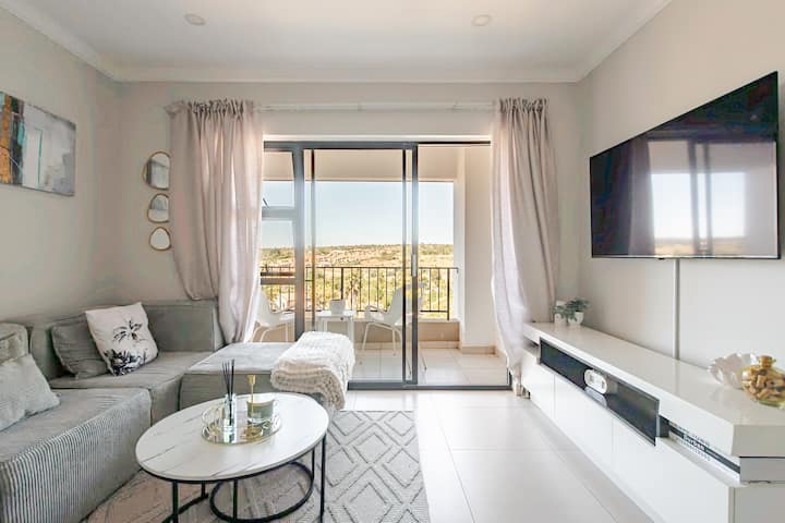 Apartment In Roodepoort - Krugersdorp