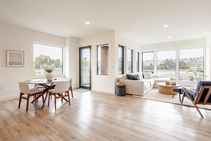 1025 Luxe | 2br • Waterfront District • Downtown - Bellingham, WA
