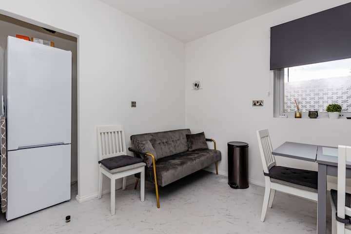 Wimbledon Tennis 2 Bedroom House - Twickenham