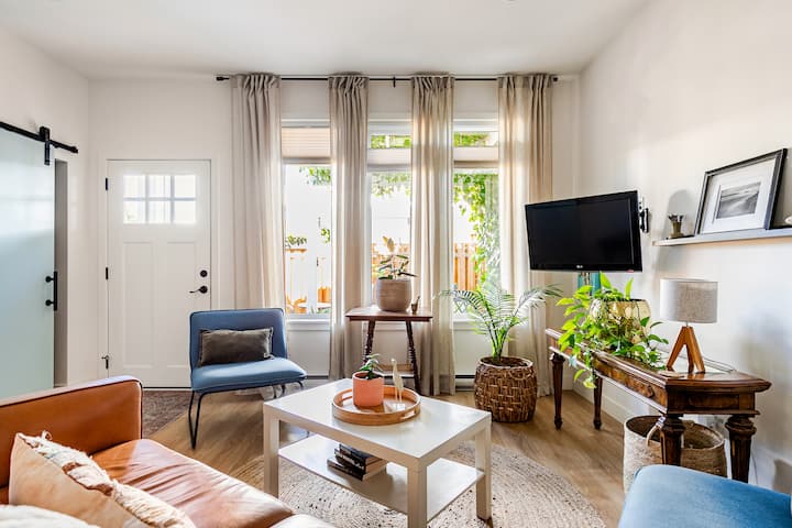 South Pandosy Bungalow - Kelowna