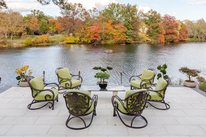 Cozy Waterfront Retreat | Fireplace + Scenic Views - Columbia, MD