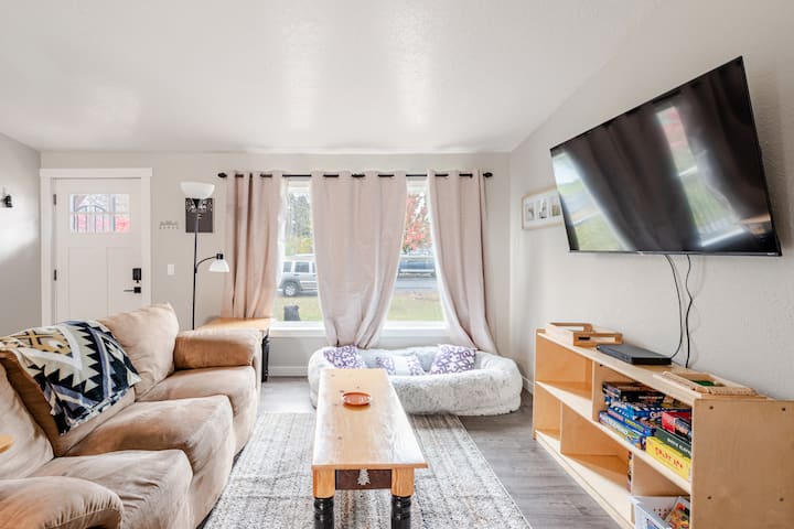 Family/pet/couples Friendly 3bdrm W/full Kitchen - Loon Lake, WA