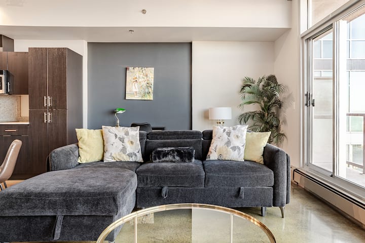 Stylish Downtown Stay - Calgary