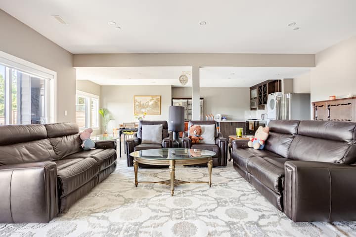 A&r's Home - Canada