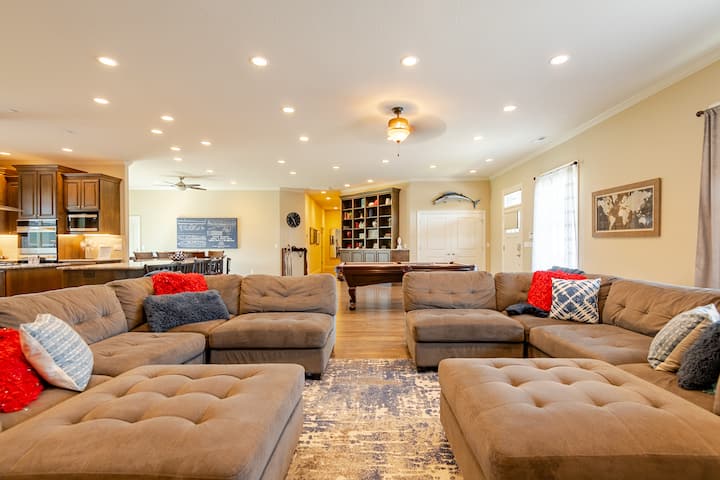 Huge New Home - 24 Hour Self Check In -- 8,200sqft - Portland, OR