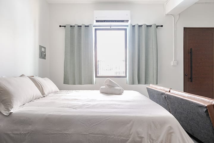 Cozy Studio Suite - Art District - San Juan