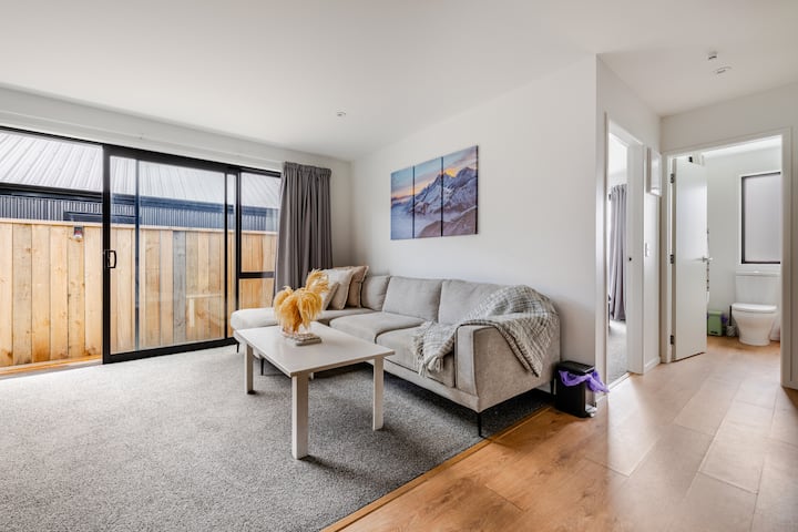 Remarkables Retreat - Lake Hayes