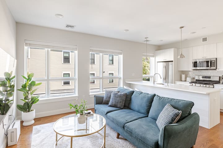 Luxury21.6 - Boston Landing - Allston Yards - Boston, MA